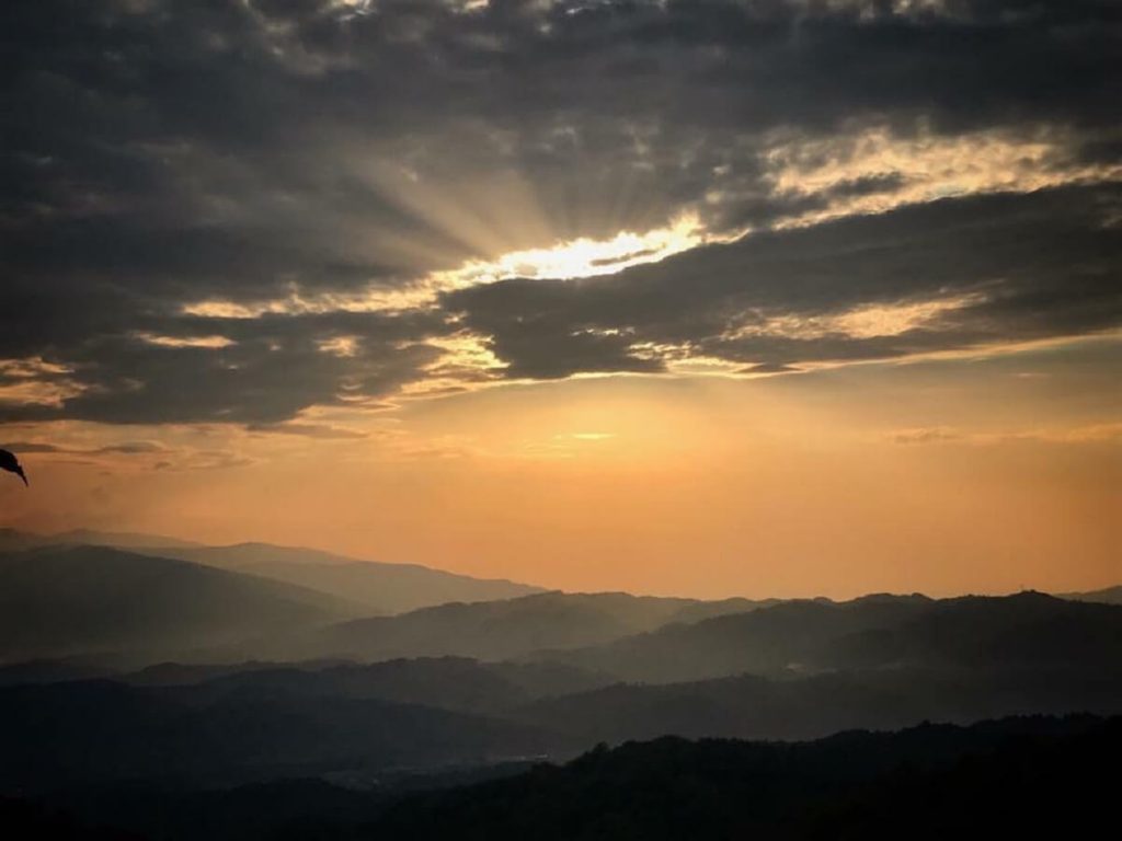 🦅 deasupra norilor 🦅 Cabana SKY 🦅 | Povestea Locurilor