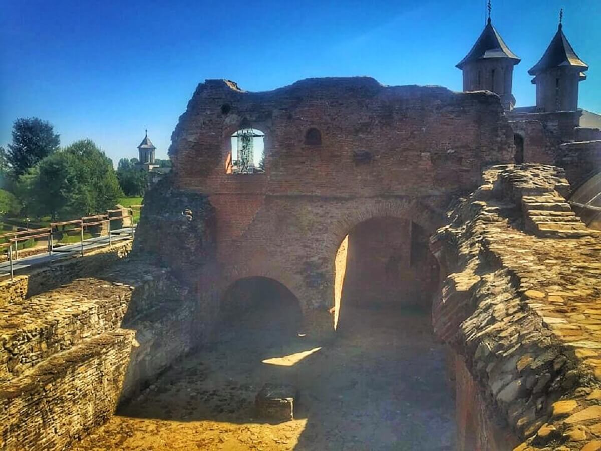 Ultimul refugiu al regelui Decebal 🔥 Un munte modelat de geți